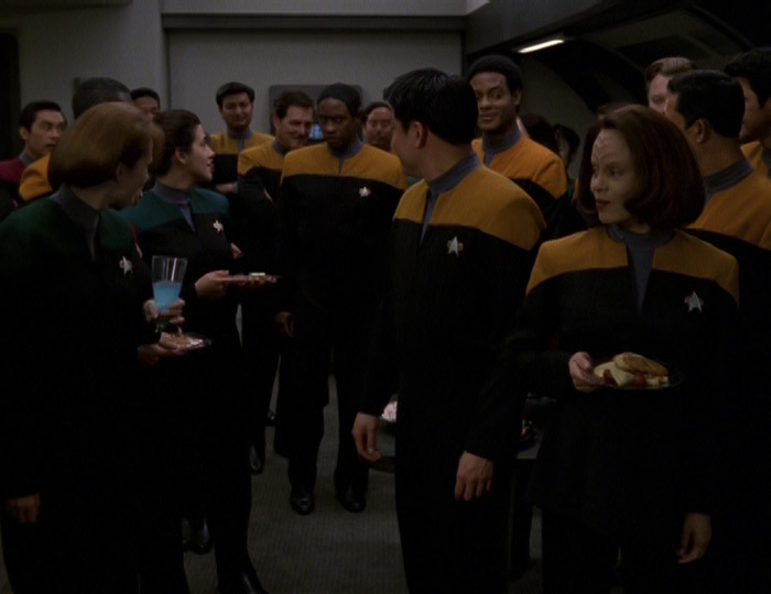 722: "Homestead" - 722-homestead-039 - TrekCore 'Voyager' Screencap ...